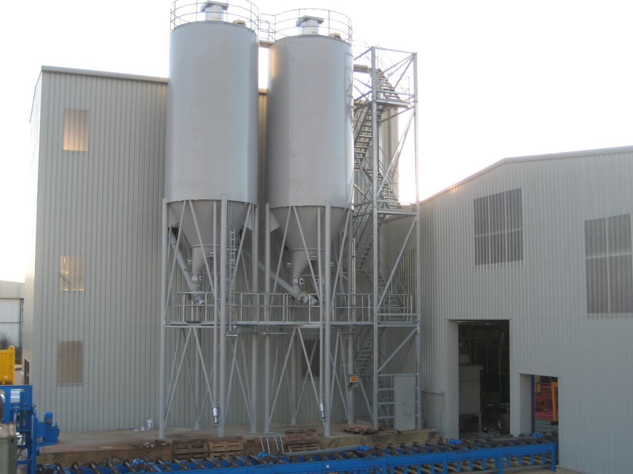 Cement silo – for your storage of cement and fly ash